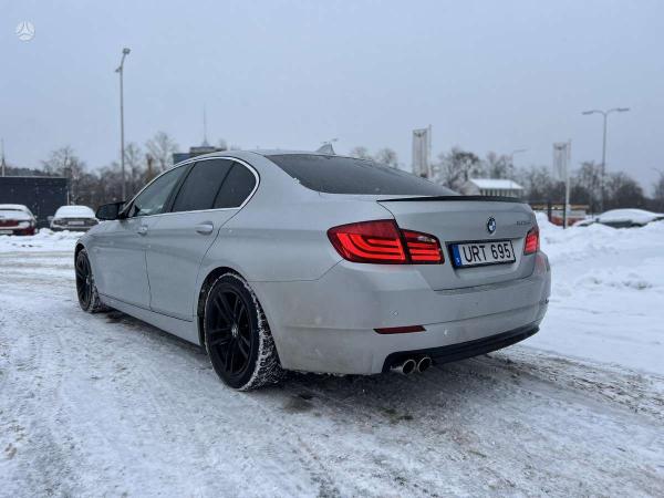 Grey BMW 525 2011 in Vilnius, with an engine capacity of 2.99 L and mileage of 238 thousand km for 8200 €, photo 7 on AUTOMOTO.COM.LV