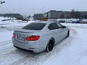 Pelēks BMW 525 2011 Viļņa, ar dzinēja tilpumu 2.99 L un nobraukumu 238 tūkst. km par 8200 €, foto 9 vietnē AUTOMOTO.COM.LV