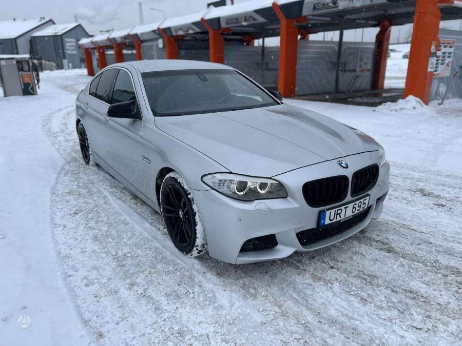 Pelēks BMW 525 2011 Viļņa, ar dzinēja tilpumu 2.99 L un nobraukumu 238 tūkst. km par 8200 €, foto 11 vietnē AUTOMOTO.COM.LV