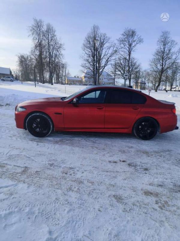 Grey BMW 525 2011 in Kelme, with an engine capacity of 2.99 L and mileage of 418 thousand km for 9150 €, photo 7 on AUTOMOTO.COM.LV