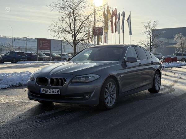 Grey BMW 525 2011 in Vilnius, with an engine capacity of 2.99 L and mileage of 300 thousand km for 7800 €, photo 1 on AUTOMOTO.COM.LV