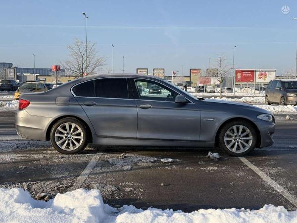 Grey BMW 525 2011 in Vilnius, with an engine capacity of 2.99 L and mileage of 300 thousand km for 7800 €, photo 5 on AUTOMOTO.COM.LV