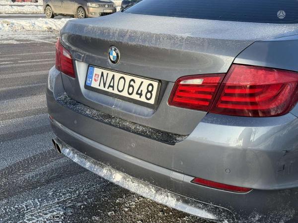 Grey BMW 525 2011 in Vilnius, with an engine capacity of 2.99 L and mileage of 300 thousand km for 7800 €, photo 9 on AUTOMOTO.COM.LV