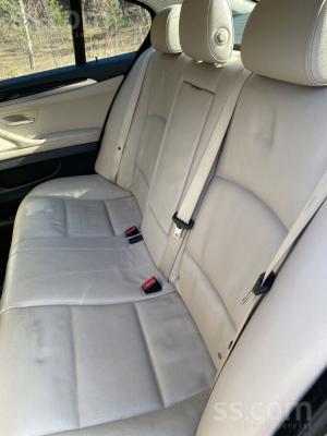 Pelēks BMW 525 2011 Rīga, ar dzinēja tilpumu 2.90 L un nobraukumu 292 tūkst. km par 7000 €, foto 7 vietnē AUTOMOTO.COM.LV