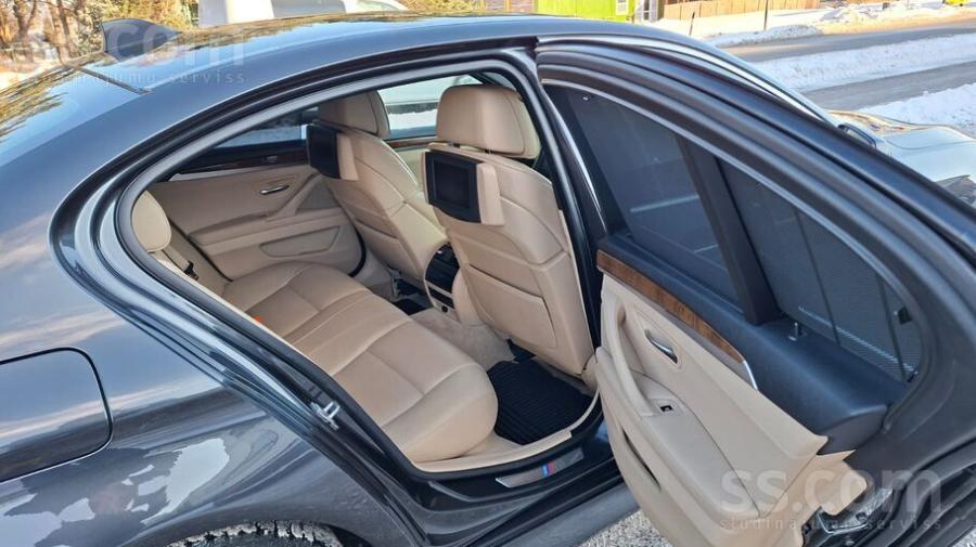 Grey BMW 525 2011 in Jurmala, with an engine capacity of 3.00 L and mileage of 203 thousand km for 12500 €, photo 11 on AUTOMOTO.COM.LV