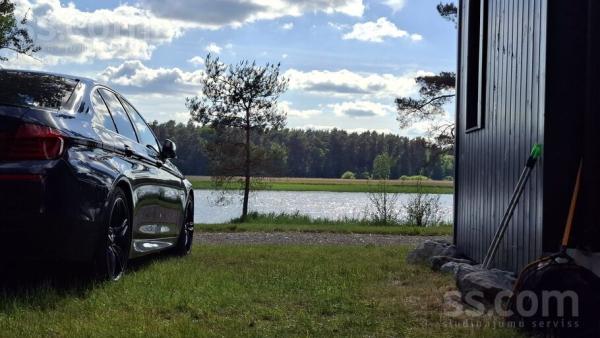Grey BMW 525 2011 in Jurmala, with an engine capacity of 3.00 L and mileage of 203 thousand km for 12500 €, photo 3 on AUTOMOTO.COM.LV