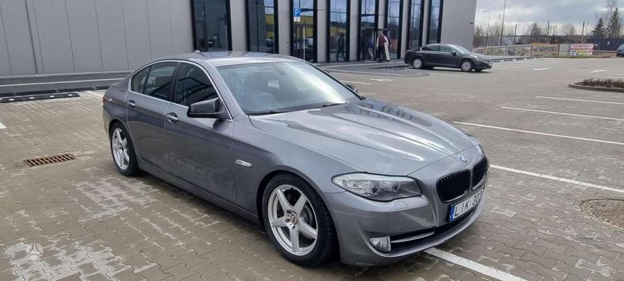 Grey BMW 525 2011 in Vilnius, with an engine capacity of 2.99 L and mileage of 247 thousand km for 7600 €, photo 4 on AUTOMOTO.COM.LV