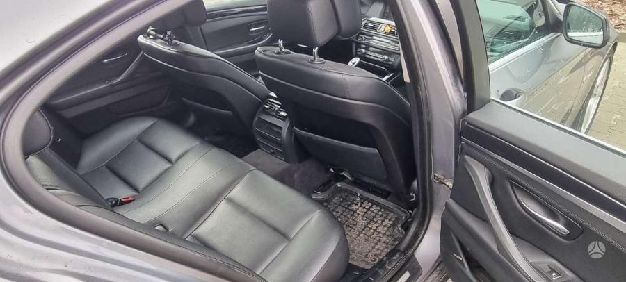 Grey BMW 525 2011 in Vilnius, with an engine capacity of 2.99 L and mileage of 247 thousand km for 7600 €, photo 12 on AUTOMOTO.COM.LV