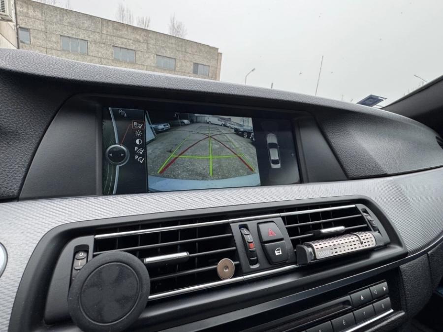 Pelēks BMW 525 2011 Rīga, ar dzinēja tilpumu 3.00 L un nobraukumu 240 tūkst. km par 13000 €, foto 15 vietnē AUTOMOTO.COM.LV