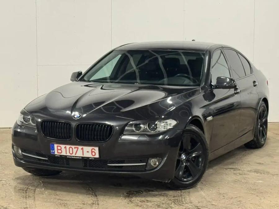 Серый БМВ 525 2011 в Юрмала, объемом двигателя 3.00 л и пробегом 324 тыс. км за 7995 €, фото 1 на AUTOMOTO.COM.LV