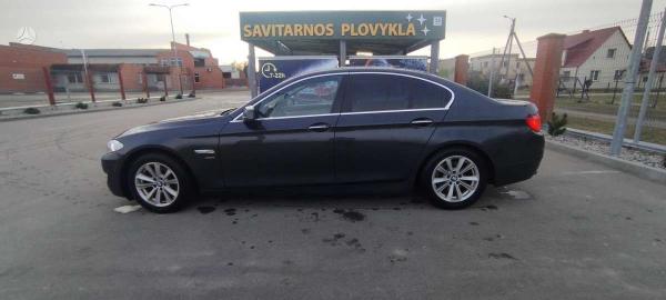 Grey BMW 525 2011 in Radviliskis, with an engine capacity of 2.00 L and mileage of 387 thousand km for 7900 €, photo 3 on AUTOMOTO.COM.LV