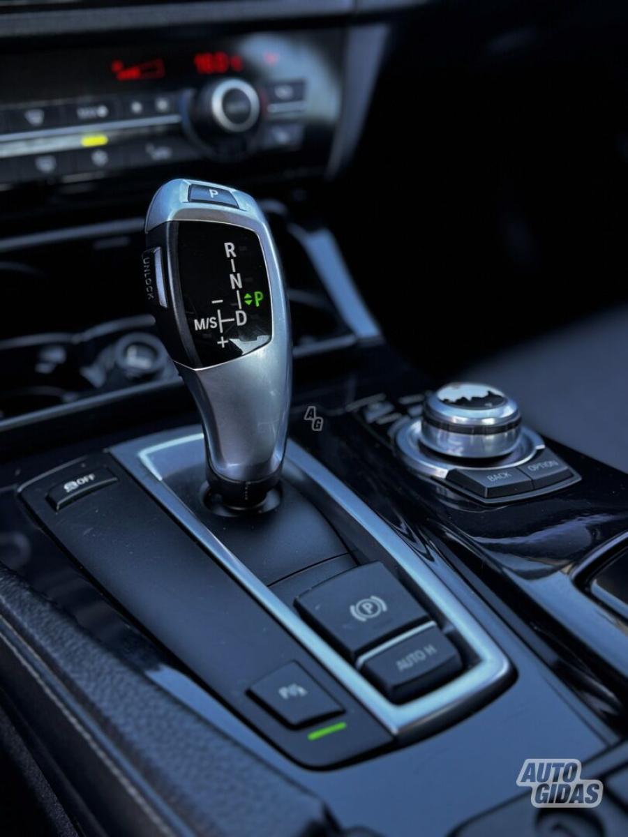 Grey BMW 525 2011 in Klaipeda, with an engine capacity of 3.00 L and mileage of 325 thousand km for 7500 €, photo 17 on AUTOMOTO.COM.LV