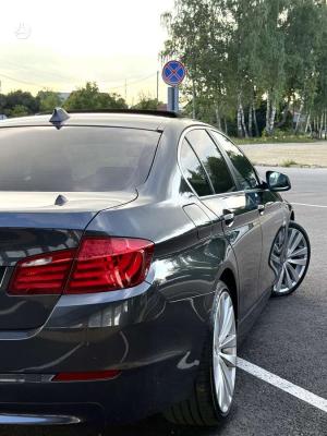 Grey BMW 525 2011 in Kaunas, with an engine capacity of 2.99 L and mileage of 274 thousand km for 7500 €, photo 10 on AUTOMOTO.COM.LV