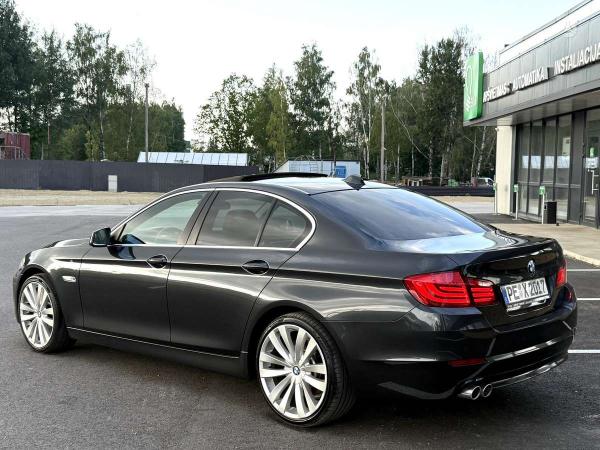 Grey BMW 525 2011 in Kaunas, with an engine capacity of 2.99 L and mileage of 274 thousand km for 7500 €, photo 10 on AUTOMOTO.COM.LV