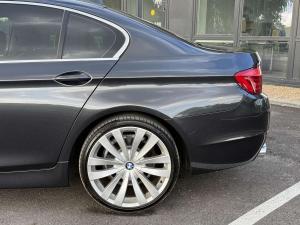 Grey BMW 525 2011 in Kaunas, with an engine capacity of 2.99 L and mileage of 274 thousand km for 7500 €, photo 16 on AUTOMOTO.COM.LV