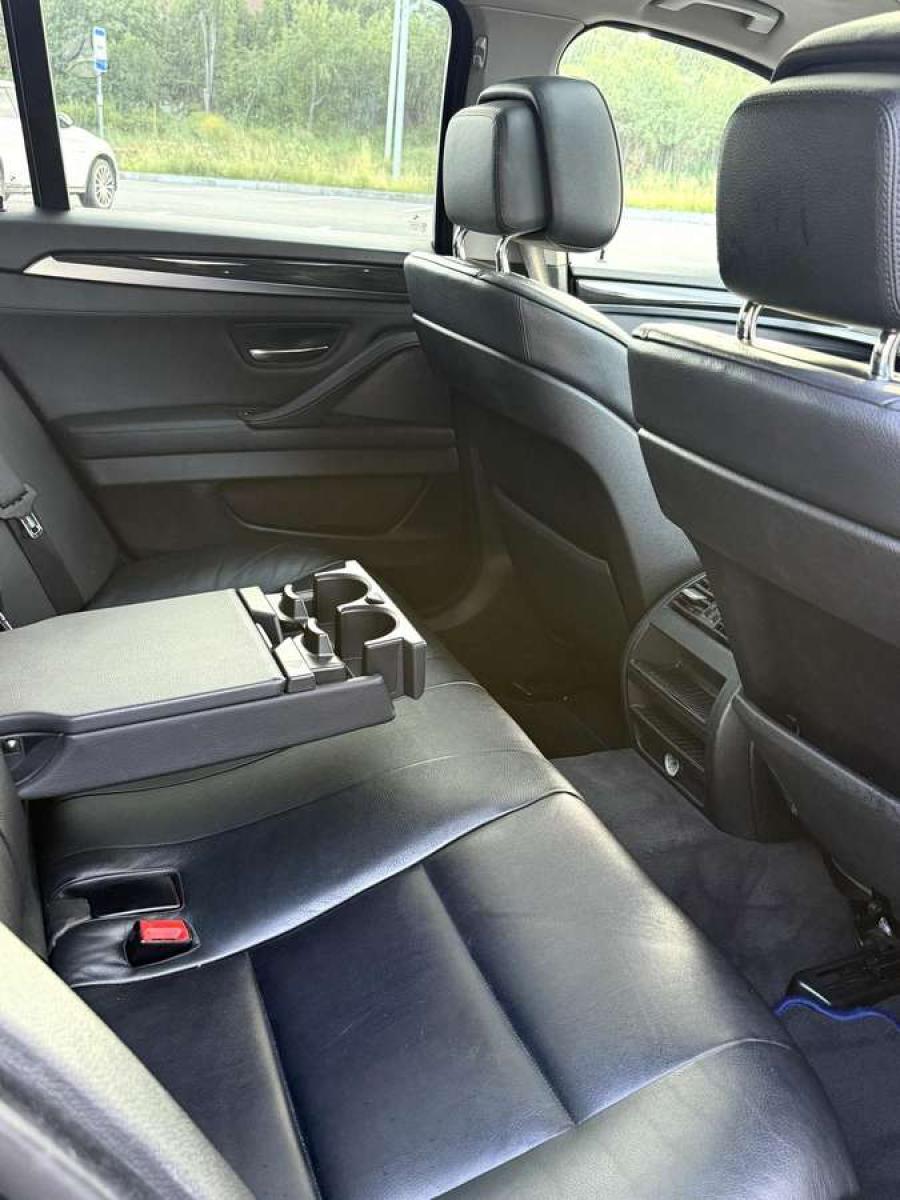 Grey BMW 525 2011 in Kaunas, with an engine capacity of 2.99 L and mileage of 274 thousand km for 7500 €, photo 36 on AUTOMOTO.COM.LV