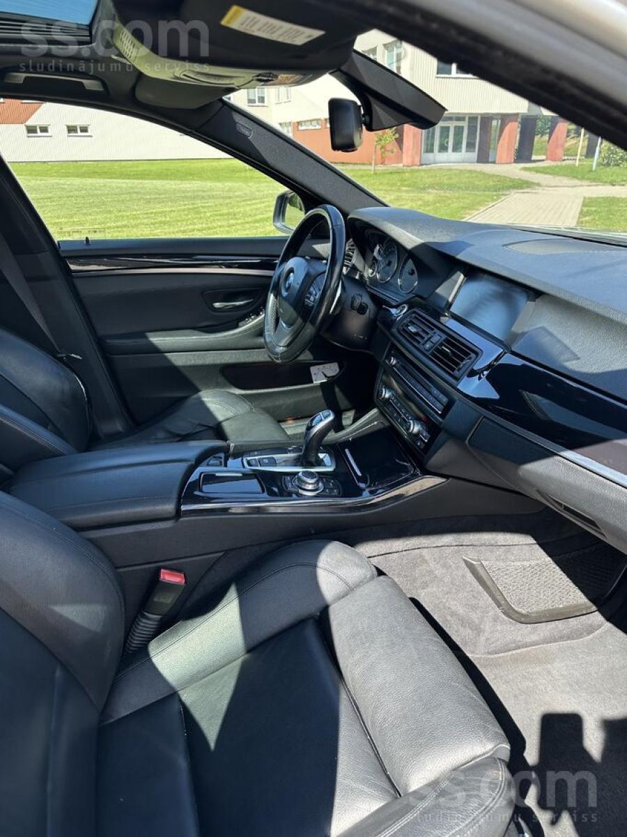 Grey BMW 525 2011 in Limbazi, with an engine capacity of 3.00 L and mileage of 326 thousand km for 9350 €, photo 13 on AUTOMOTO.COM.LV
