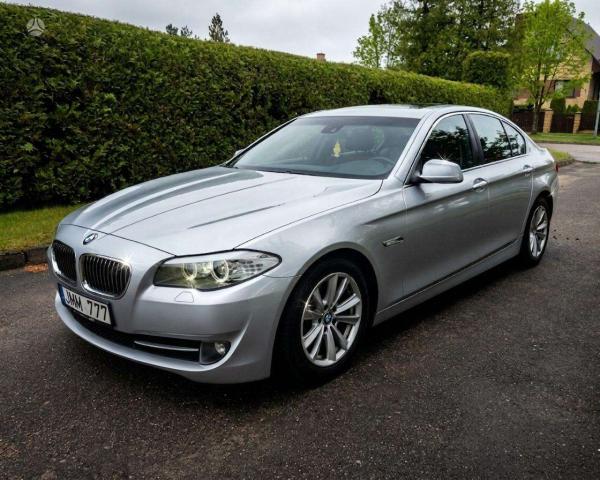 Pelēks BMW 525 2011 Alīta, ar dzinēja tilpumu 2.99 L un nobraukumu 391 tūkst. km par 6500 €, foto 4 vietnē AUTOMOTO.COM.LV