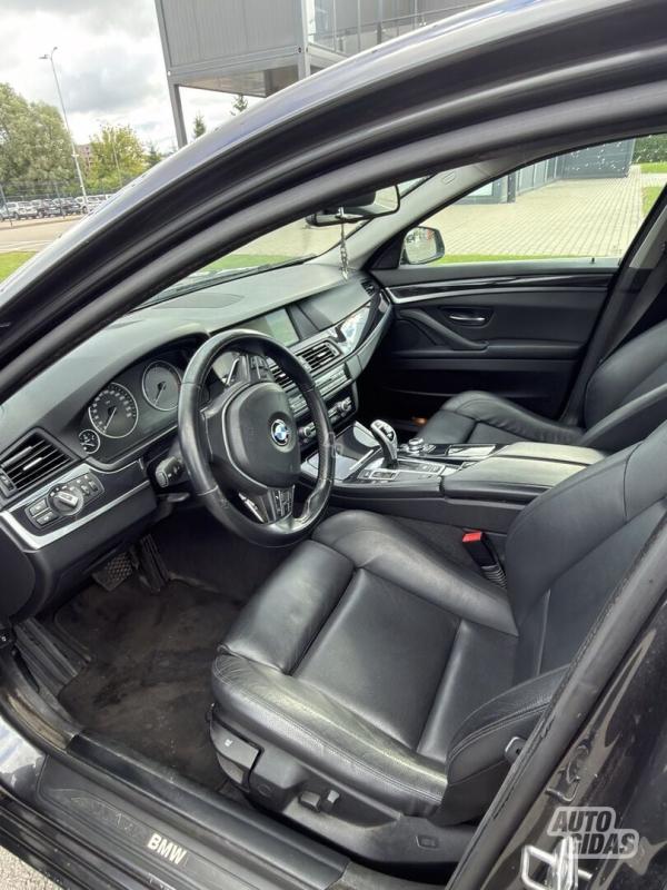 Pelēks BMW 525 2011 Viļņa, ar dzinēja tilpumu 3.00 L un nobraukumu 262 tūkst. km par 6800 €, foto 9 vietnē AUTOMOTO.COM.LV