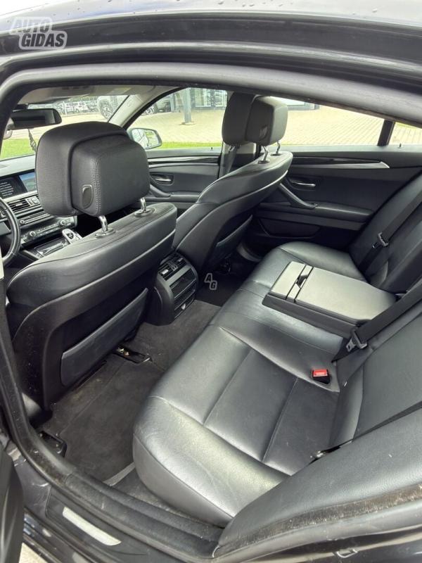 Pelēks BMW 525 2011 Viļņa, ar dzinēja tilpumu 3.00 L un nobraukumu 262 tūkst. km par 6800 €, foto 10 vietnē AUTOMOTO.COM.LV