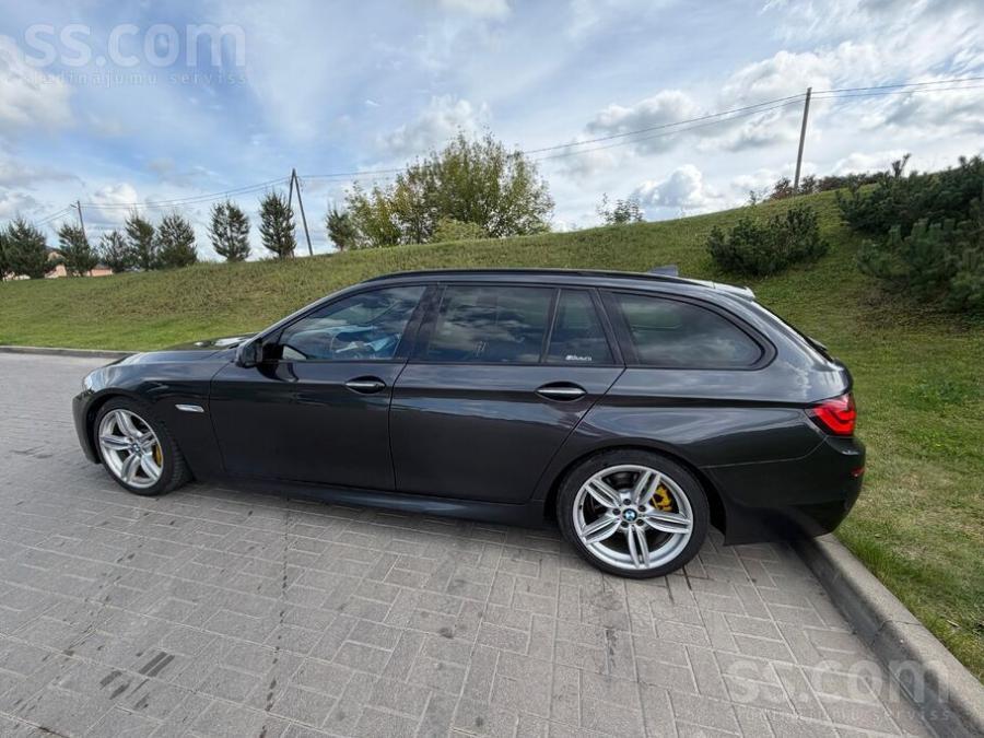 Grey BMW 525 2011 in Rezekne, with an engine capacity of 3.00 L and mileage of 376 thousand km for 10500 €, photo 9 on AUTOMOTO.COM.LV