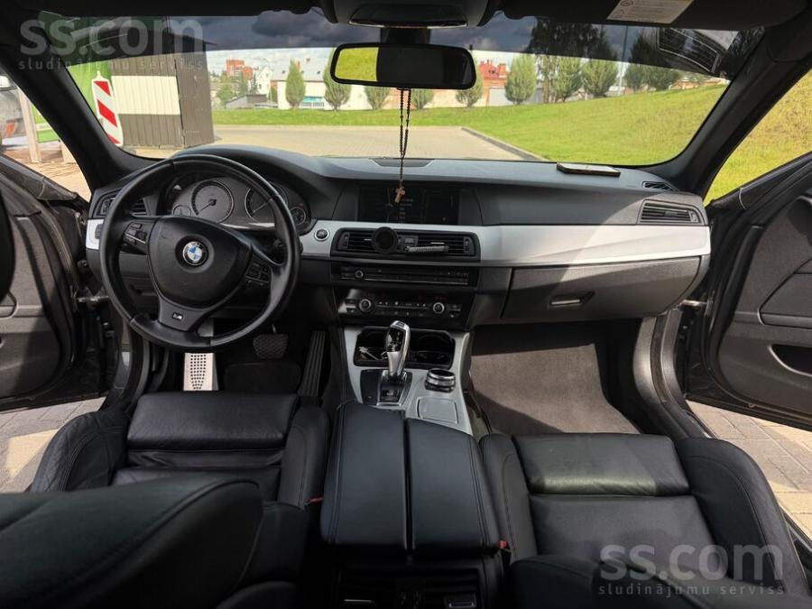 Grey BMW 525 2011 in Rezekne, with an engine capacity of 3.00 L and mileage of 376 thousand km for 10500 €, photo 15 on AUTOMOTO.COM.LV