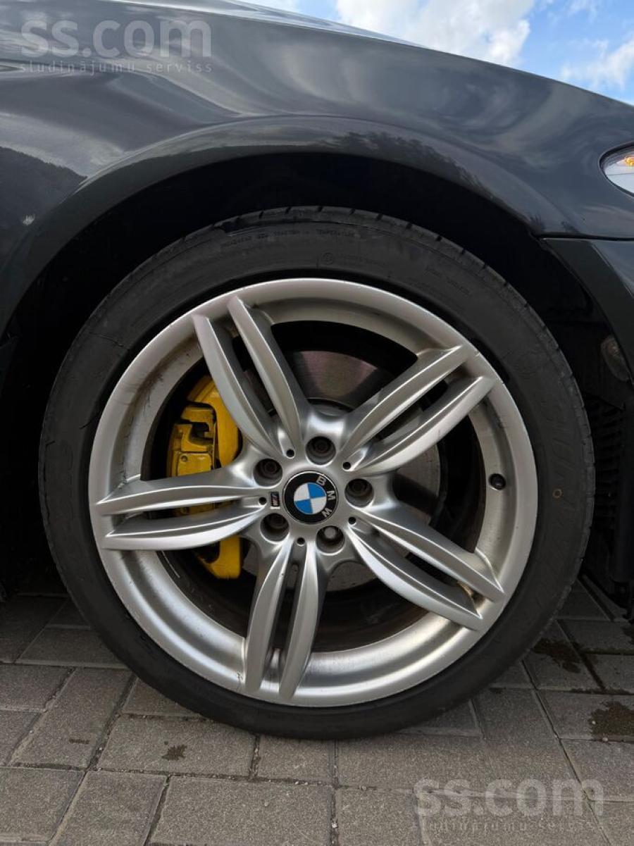 Grey BMW 525 2011 in Rezekne, with an engine capacity of 3.00 L and mileage of 376 thousand km for 10500 €, photo 19 on AUTOMOTO.COM.LV