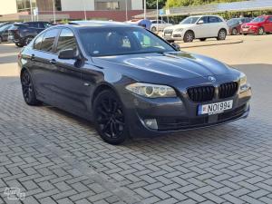 Grey BMW 525 2011 in Silute, with an engine capacity of 3.00 L and mileage of 279 thousand km for 7000 €, photo 5 on AUTOMOTO.COM.LV