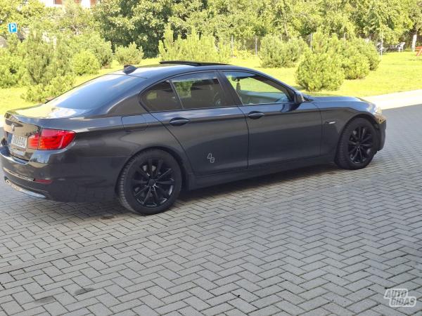 Grey BMW 525 2011 in Silute, with an engine capacity of 3.00 L and mileage of 279 thousand km for 7000 €, photo 6 on AUTOMOTO.COM.LV