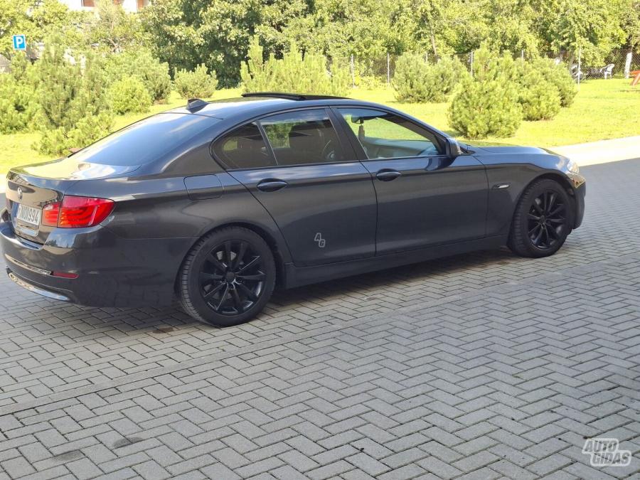 Grey BMW 525 2011 in Silute, with an engine capacity of 3.00 L and mileage of 279 thousand km for 7000 €, photo 6 on AUTOMOTO.COM.LV