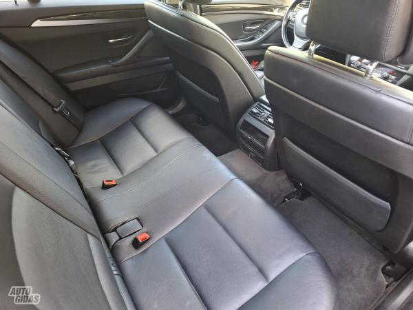 Grey BMW 525 2011 in Silute, with an engine capacity of 3.00 L and mileage of 279 thousand km for 7000 €, photo 9 on AUTOMOTO.COM.LV