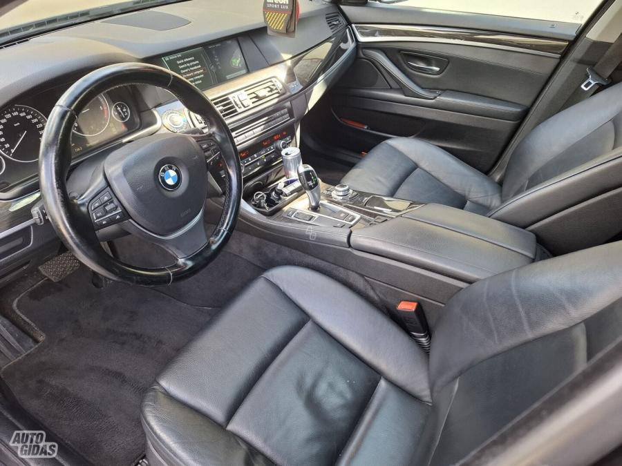 Grey BMW 525 2011 in Silute, with an engine capacity of 3.00 L and mileage of 279 thousand km for 7000 €, photo 10 on AUTOMOTO.COM.LV