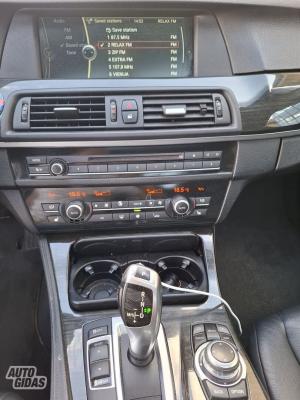 Grey BMW 525 2011 in Silute, with an engine capacity of 3.00 L and mileage of 279 thousand km for 7000 €, photo 16 on AUTOMOTO.COM.LV