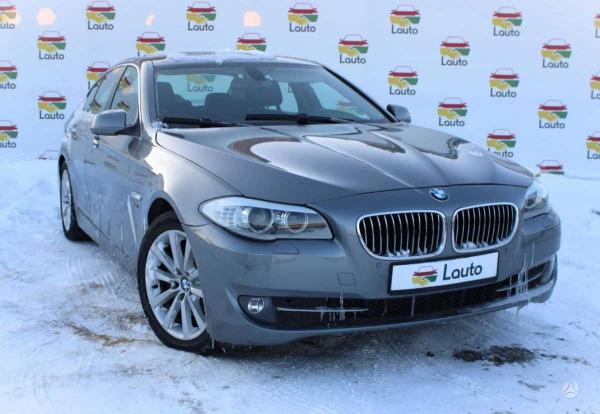 Grey BMW 525 2012 in Vilnius, with an engine capacity of 2.00 L and mileage of 304 thousand km for 8990 €, photo 2 on AUTOMOTO.COM.LV