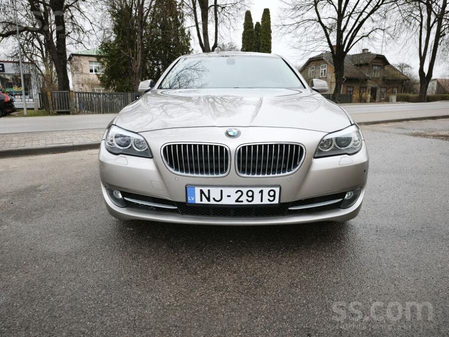 Grey BMW 525 2012 in Cesis, with an engine capacity of 2.00 L and mileage of 334 thousand km for 10900 €, photo 3 on AUTOMOTO.COM.LV