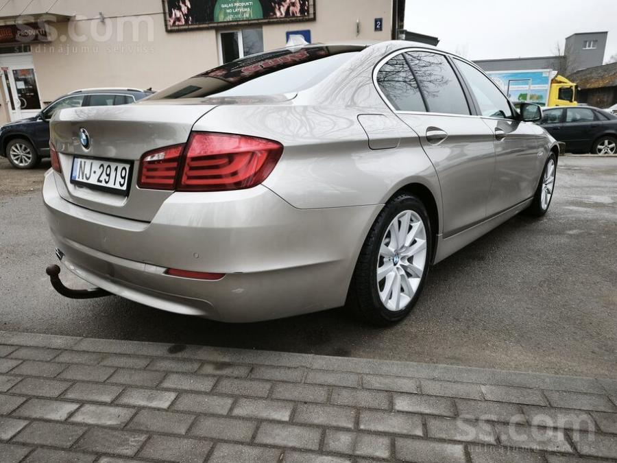 Grey BMW 525 2012 in Cesis, with an engine capacity of 2.00 L and mileage of 334 thousand km for 10900 €, photo 7 on AUTOMOTO.COM.LV