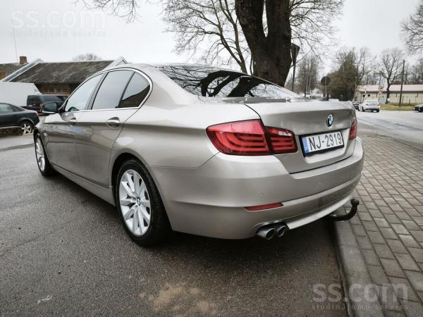 Grey BMW 525 2012 in Cesis, with an engine capacity of 2.00 L and mileage of 334 thousand km for 10900 €, photo 7 on AUTOMOTO.COM.LV