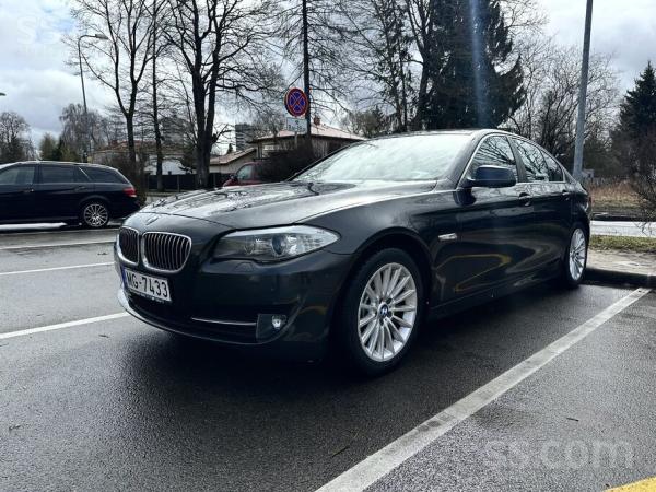 Grey BMW 525 2012 in Riga, with an engine capacity of 2.00 L and mileage of 238 thousand km for 8600 €, photo 6 on AUTOMOTO.COM.LV