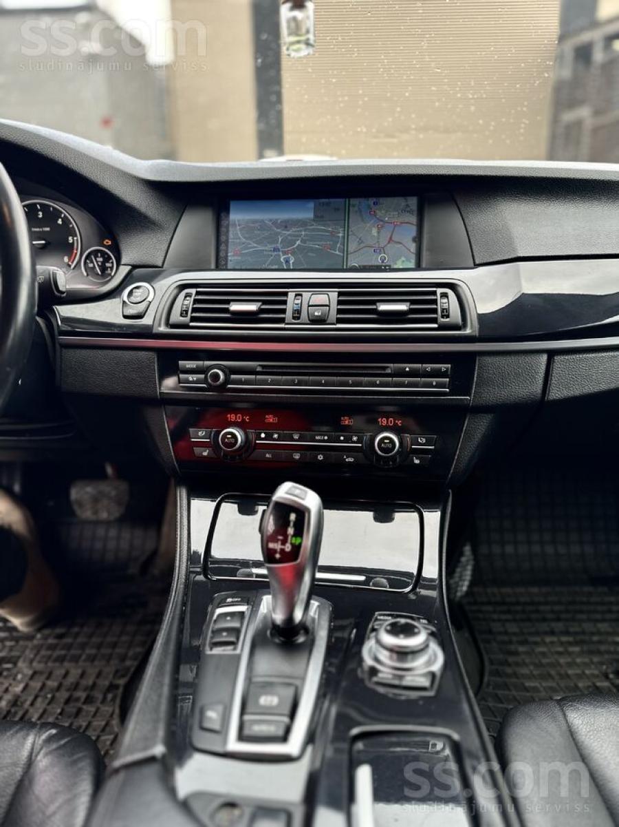 Pelēks BMW 525 2012 Rīga, ar dzinēja tilpumu 2.00 L un nobraukumu 238 tūkst. km par 8600 €, foto 15 vietnē AUTOMOTO.COM.LV