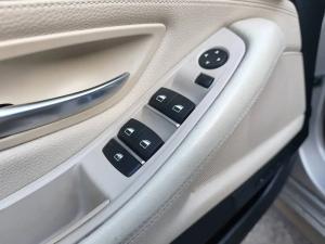 Pelēks BMW 525 2012 Cēsis, ar dzinēja tilpumu 2.00 L un nobraukumu 334 tūkst. km par 10900 €, foto 19 vietnē AUTOMOTO.COM.LV