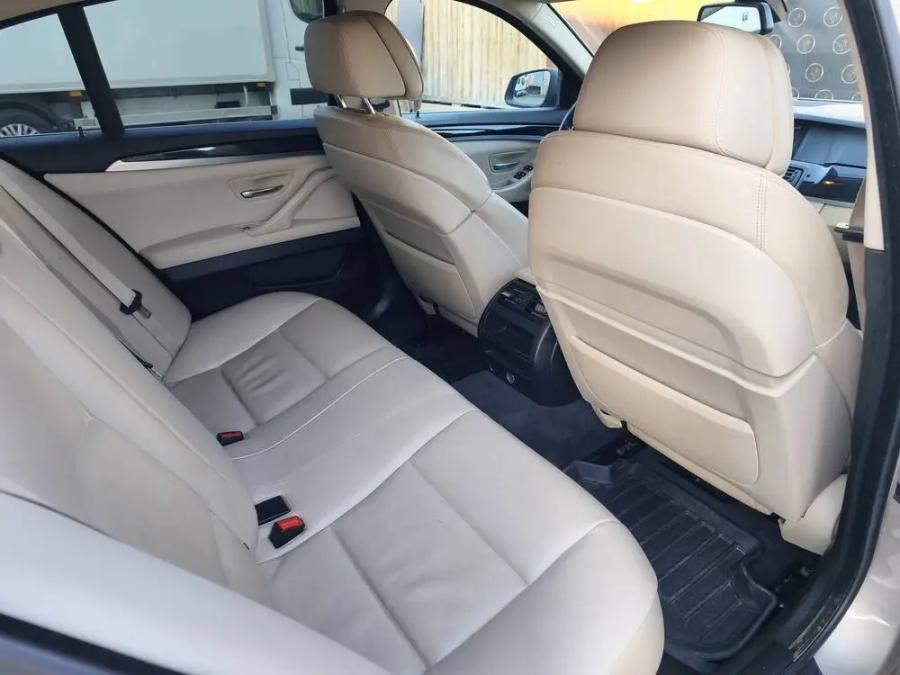 Pelēks BMW 525 2012 Cēsis, ar dzinēja tilpumu 2.00 L un nobraukumu 334 tūkst. km par 10900 €, foto 21 vietnē AUTOMOTO.COM.LV