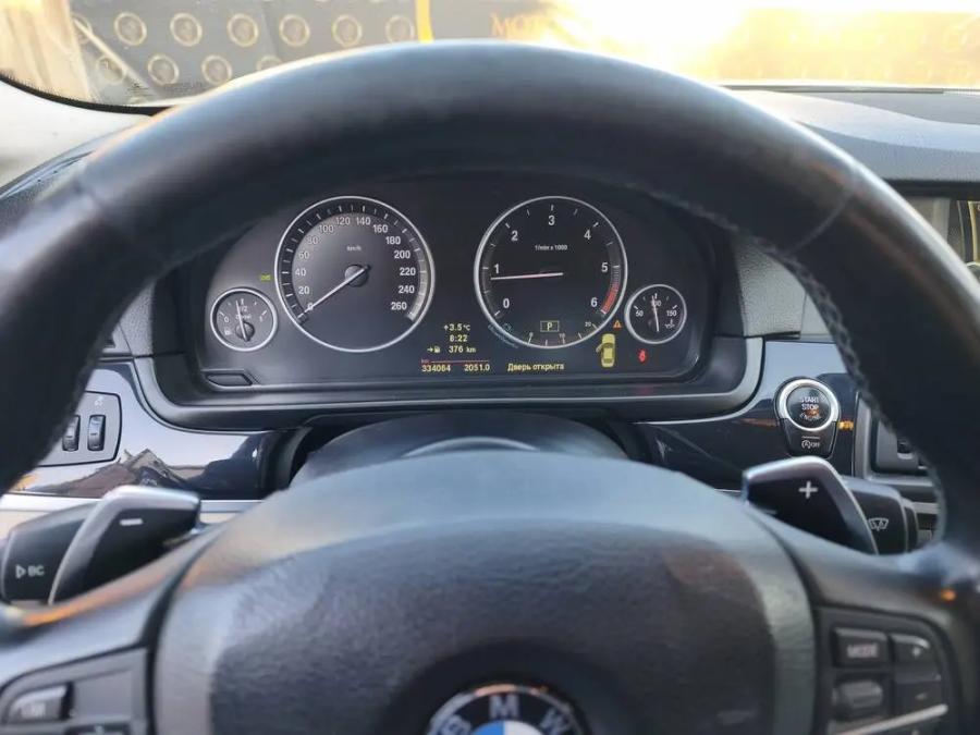 Pelēks BMW 525 2012 Cēsis, ar dzinēja tilpumu 2.00 L un nobraukumu 334 tūkst. km par 10900 €, foto 24 vietnē AUTOMOTO.COM.LV