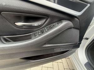 Pelēks BMW 525 2012 Tauragė, ar dzinēja tilpumu 2.00 L un nobraukumu 250 tūkst. km par 6700 €, foto 30 vietnē AUTOMOTO.COM.LV