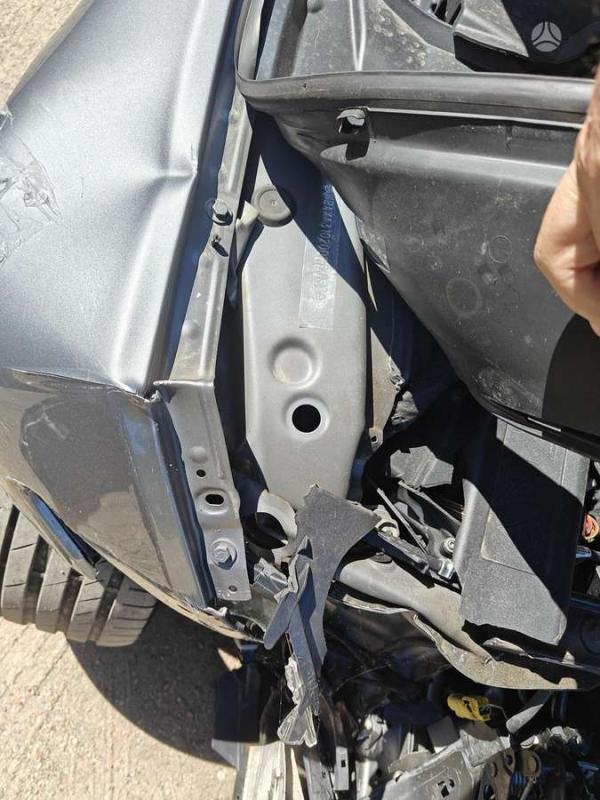Pelēks BMW 525 2012 Anykščiai, ar dzinēja tilpumu 2.00 L un nobraukumu 264 tūkst. km par 4650 €, foto 5 vietnē AUTOMOTO.COM.LV