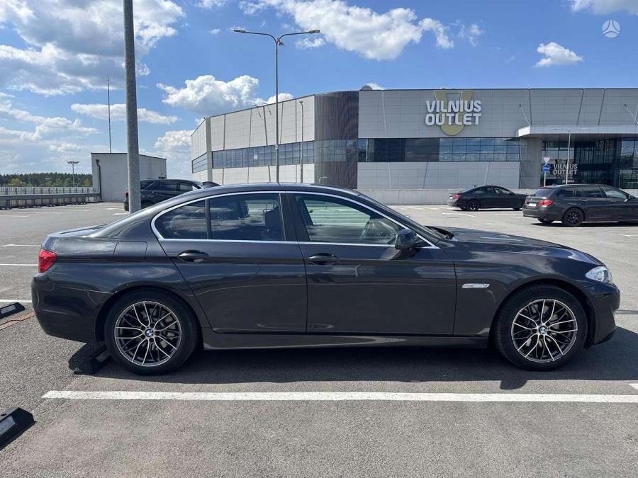 Pelēks BMW 525 2012 Viļņa, ar dzinēja tilpumu 2.00 L un nobraukumu 266 tūkst. km par 8300 €, foto 8 vietnē AUTOMOTO.COM.LV