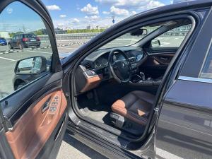 Pelēks BMW 525 2012 Viļņa, ar dzinēja tilpumu 2.00 L un nobraukumu 266 tūkst. km par 8300 €, foto 12 vietnē AUTOMOTO.COM.LV