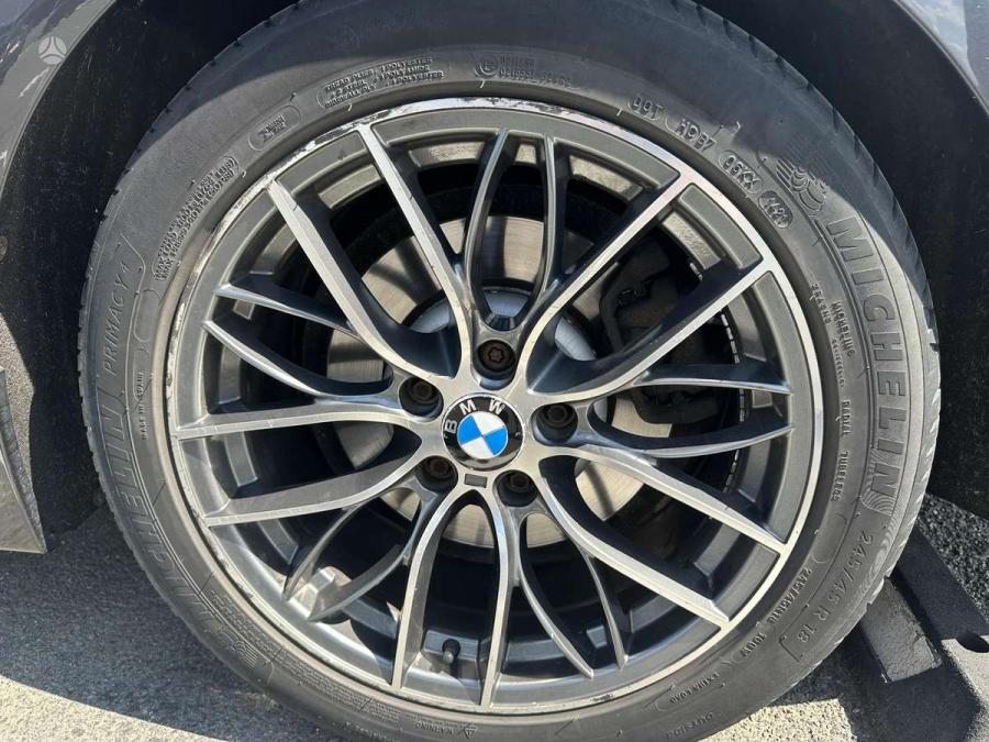 Pelēks BMW 525 2012 Viļņa, ar dzinēja tilpumu 2.00 L un nobraukumu 266 tūkst. km par 8300 €, foto 20 vietnē AUTOMOTO.COM.LV