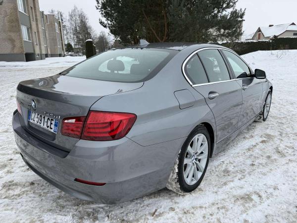 Grey BMW 525 2013 in Taurage, with an engine capacity of 2.00 L and mileage of 299 thousand km for 9500 €, photo 9 on AUTOMOTO.COM.LV