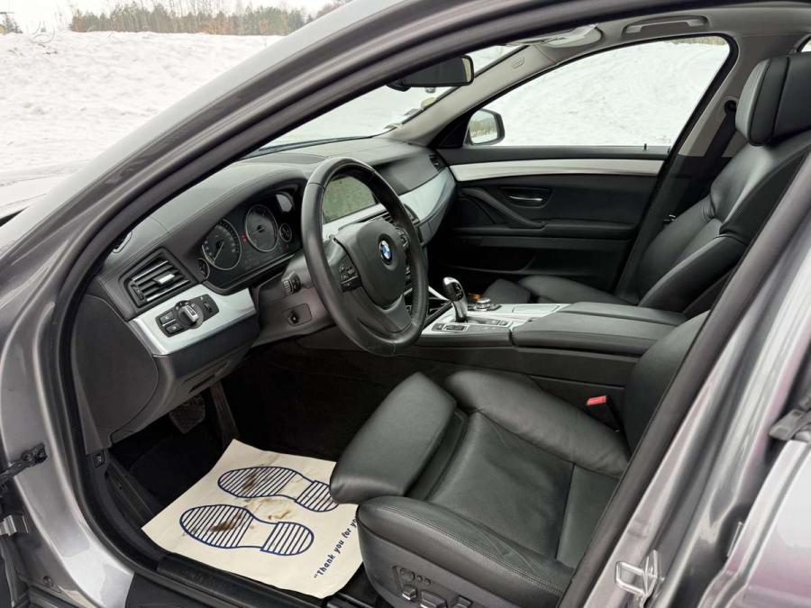 Grey BMW 525 2013 in Taurage, with an engine capacity of 2.00 L and mileage of 299 thousand km for 9500 €, photo 14 on AUTOMOTO.COM.LV