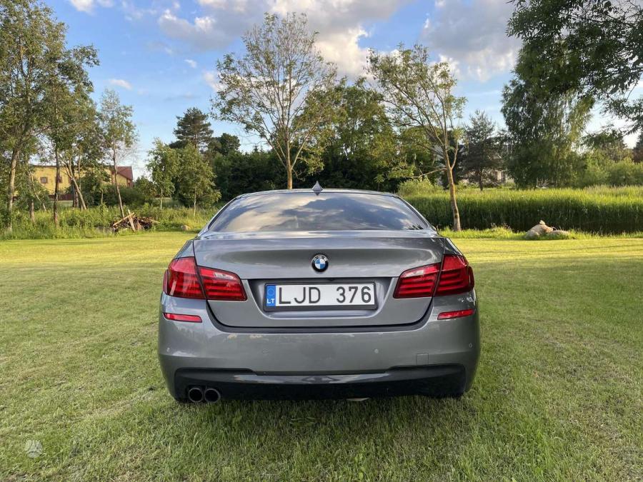 Pelēks BMW 525 2013 Biržai, ar dzinēja tilpumu 2.00 L un nobraukumu 357 tūkst. km par 8900 €, foto 13 vietnē AUTOMOTO.COM.LV